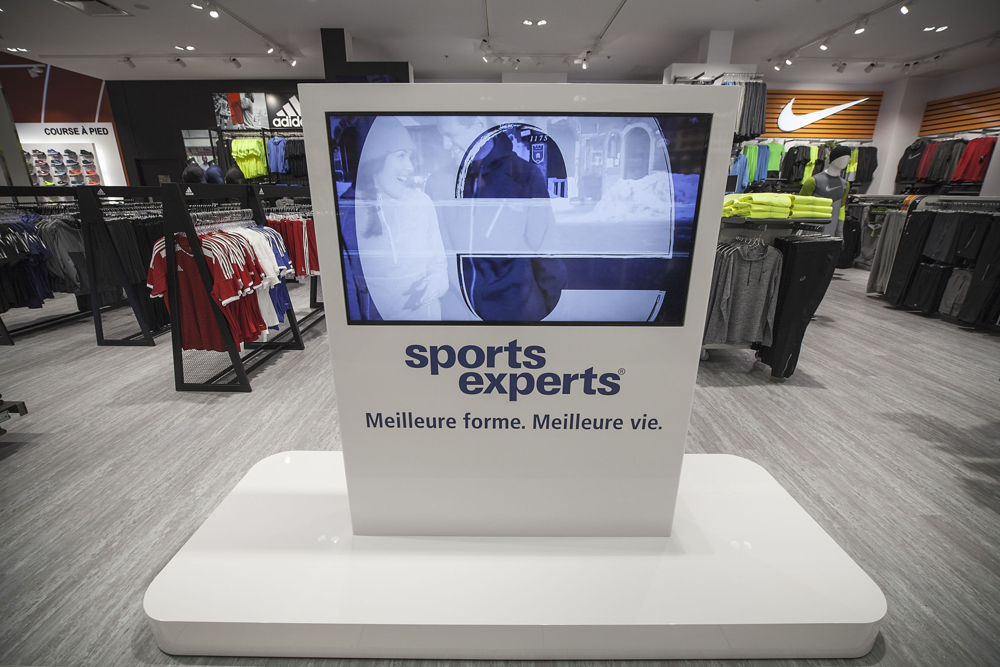 Sports Experts stores become digital hubs - Sign Media