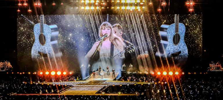 ‘Taylor Swift Way’ gets Toronto City Council nod - Sign Media Canada