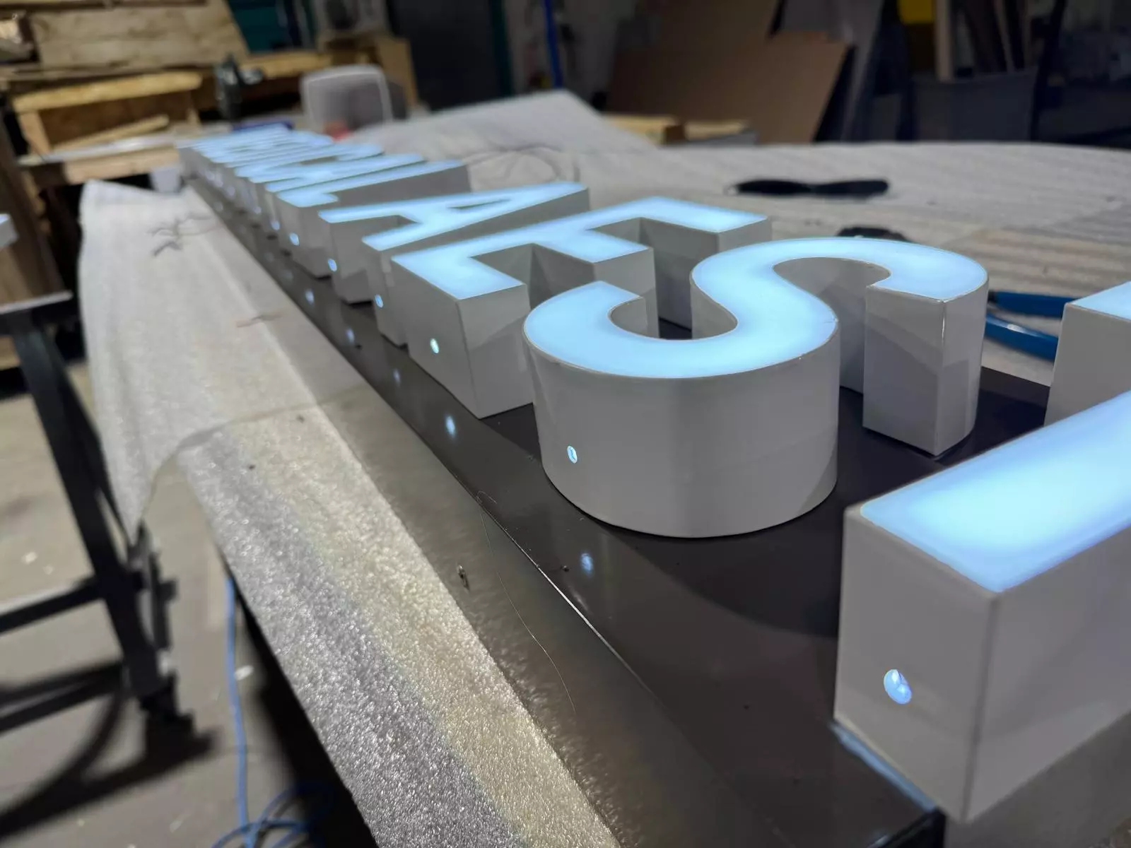 A signmaker’s guide to modern channel letters - Sign Media Canada